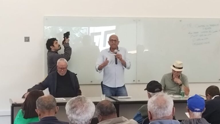 Nivaldo Santana debate conjuntura internacional e defesa da democracia ...